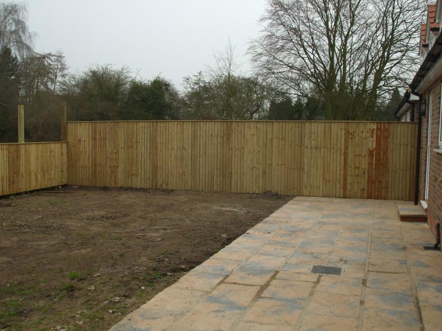 'On The Face' Featherboard Fencing - Products - Gates and fencing in ...