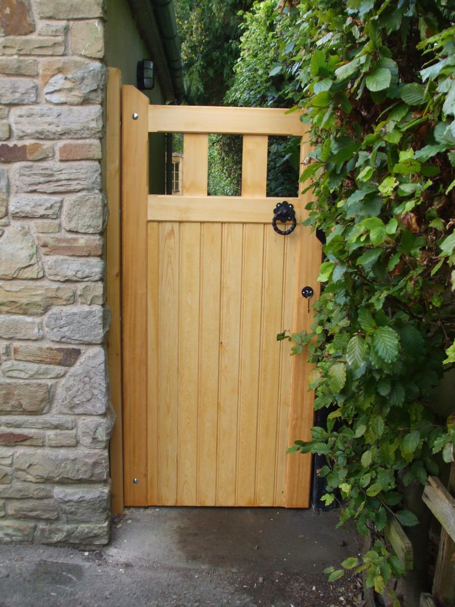 Builders Style Side Gates - Products - Gates and fencing in York ...