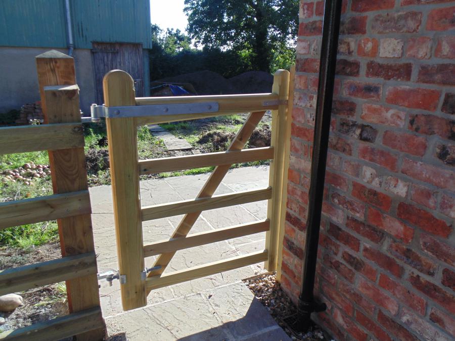 Standard 5 Bar Gates (Softwood) - Products - Gates and fencing in York ...