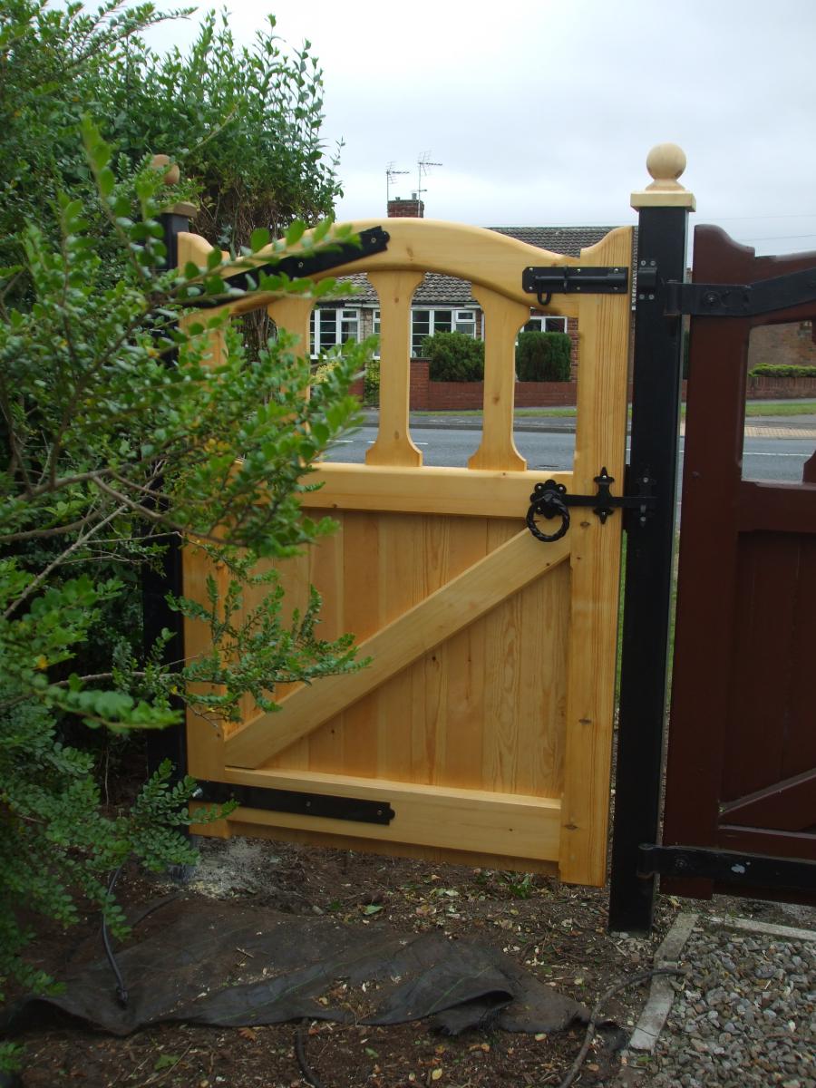 Classic Style Side Doors (Softwood) - Products - Gates and fencing in ...