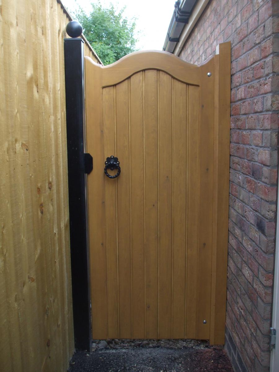 Arch Top Brace & Ledge Side Gates - Products - Gates and fencing in ...