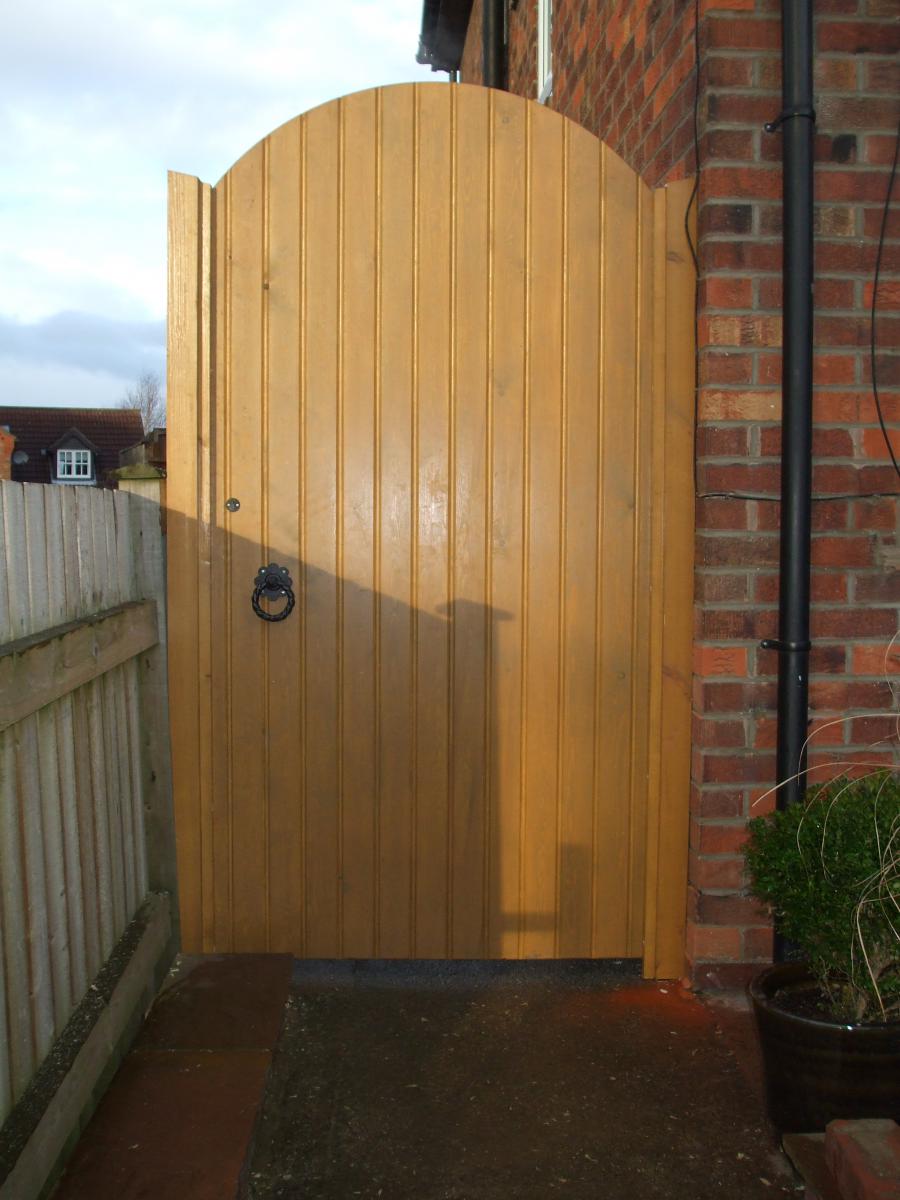 Arch Top Brace & Ledge Side Gates - Products - Gates and fencing in ...