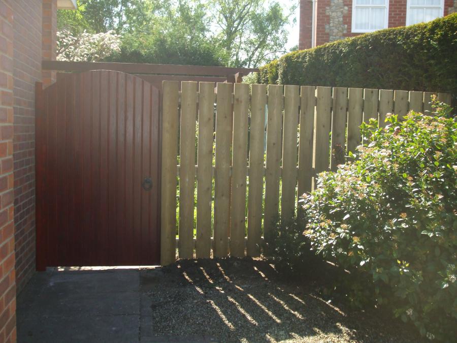 Arch Top Brace & Ledge Side Gates - Products - Gates and fencing in ...
