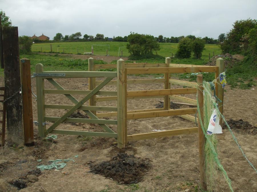 Standard 5 Bar Gates (Softwood) - Products - Gates and fencing in York ...