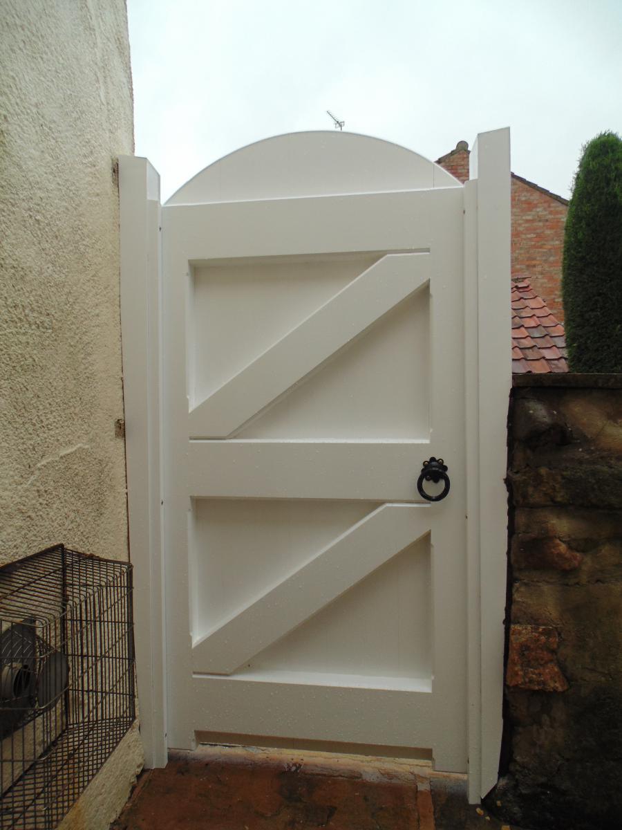 Arch Top Brace & Ledge Side Gates - Products - Gates and fencing in ...