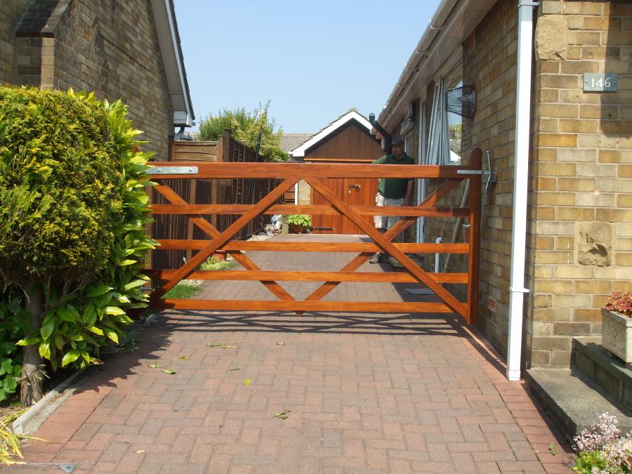 Standard 5 Bar Gates (Hardwood) - Products - Gates and fencing in York ...