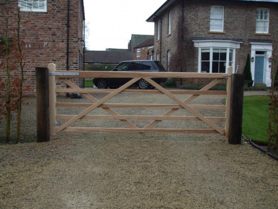 Curved Heel 5 Bar Gates (Hardwood) - Products - Gates and fencing in ...