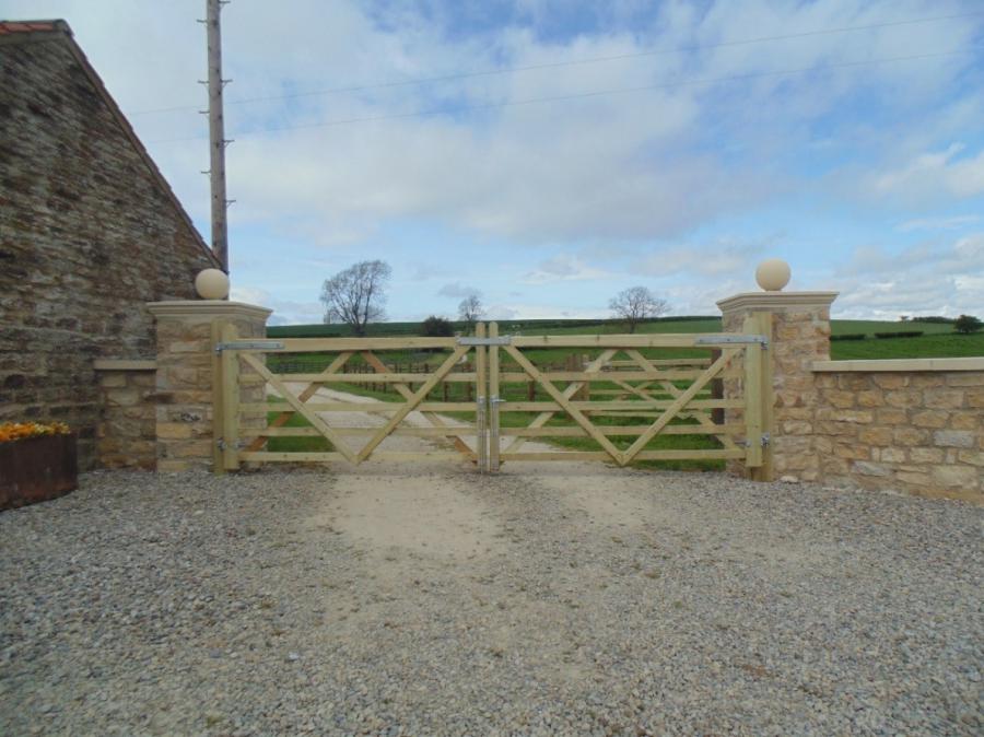 Standard 5 Bar Gates (Softwood) - Products - Gates and fencing in York ...