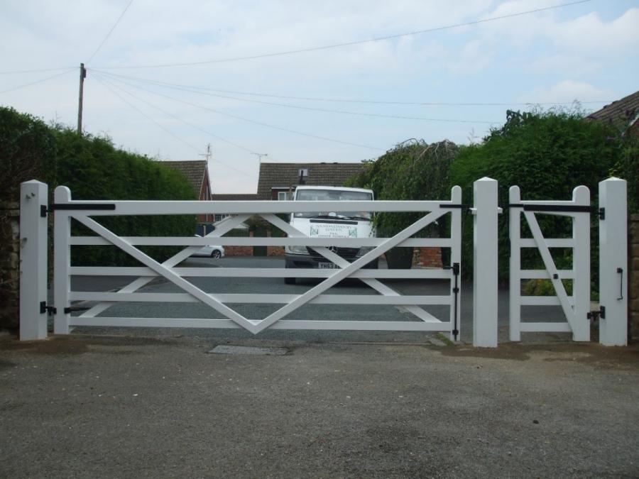 Standard 5 Bar Gates (Softwood) - Products - Gates and fencing in York ...