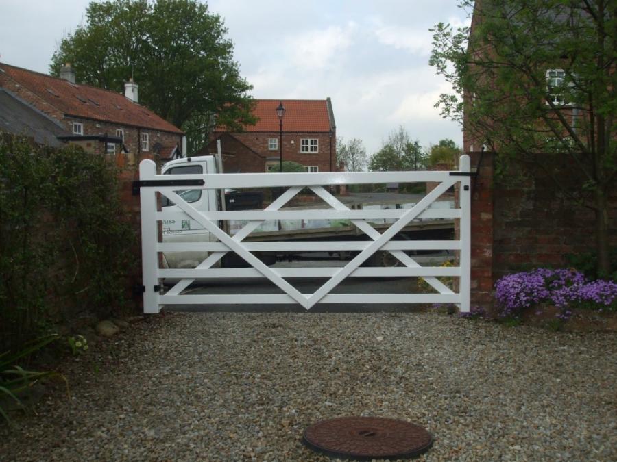 Standard 5 Bar Gates (Softwood) - Products - Gates and fencing in York ...