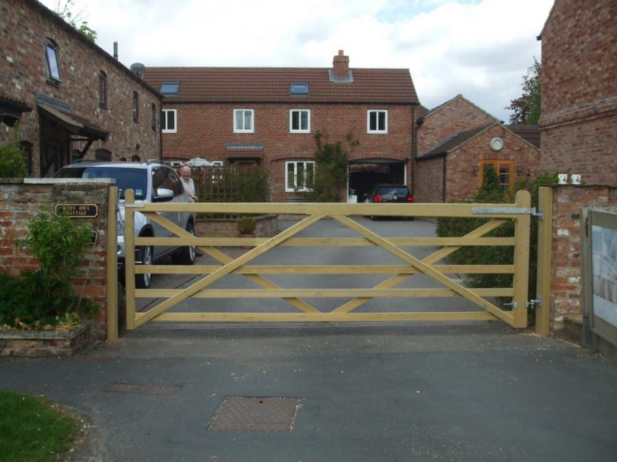 Standard 5 Bar Gates (Softwood) - Products - Gates and fencing in York ...