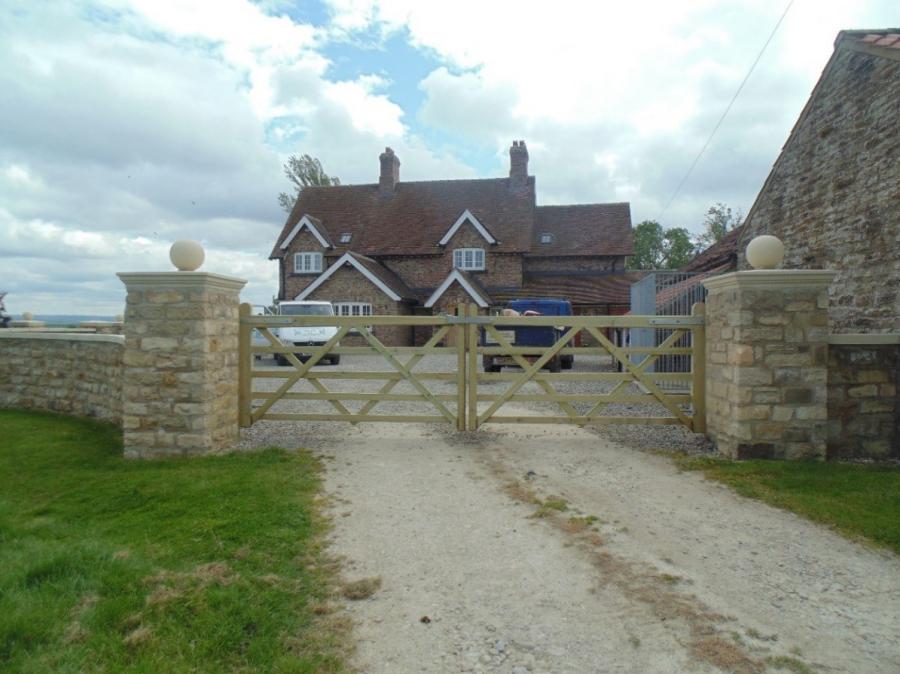 Standard 5 Bar Gates (Softwood) - Products - Gates and fencing in York ...