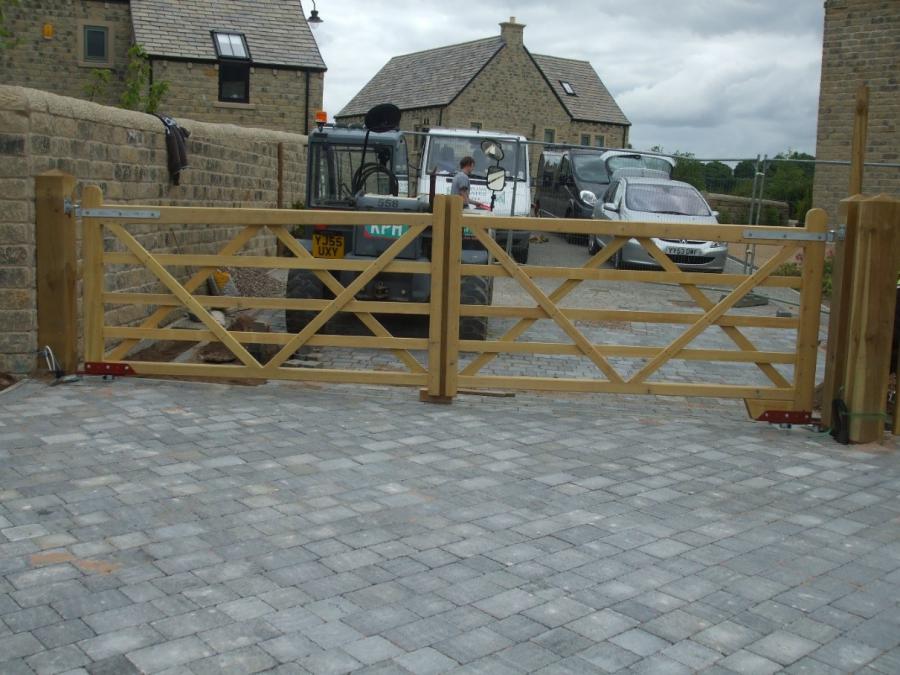 Standard 5 Bar Gates (Softwood) - Products - Gates and fencing in York ...