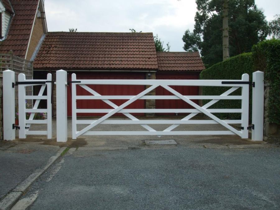 Standard 5 Bar Gates (Softwood) - Products - Gates and fencing in York ...