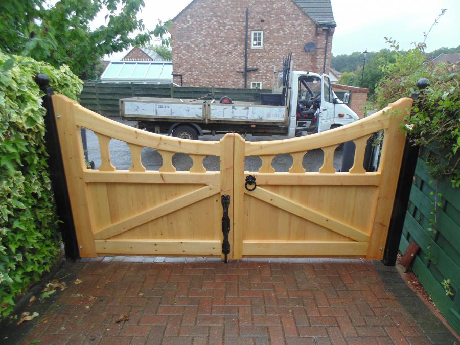 Swept Top Classic Style (Softwood) - Products - Gates and fencing in ...