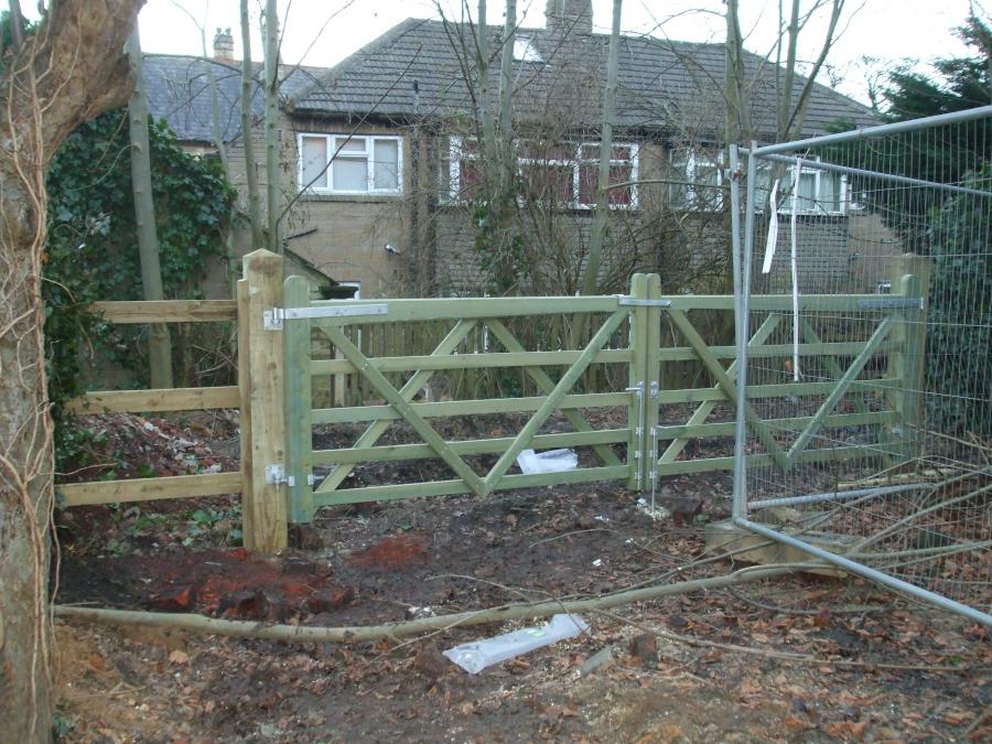 Standard 5 Bar Gates (Softwood) - Products - Gates and fencing in York ...