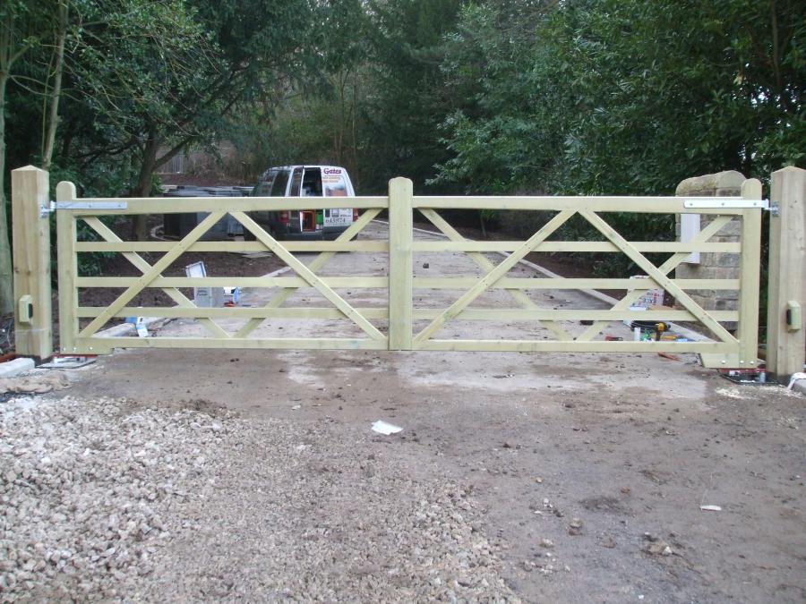 Standard 5 Bar Gates (Softwood) - Products - Gates and fencing in York ...