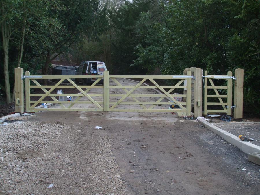 Standard 5 Bar Gates (Softwood) - Products - Gates and fencing in York ...