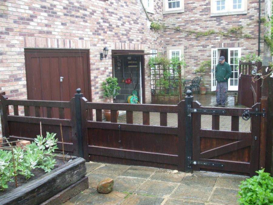 Builders Style Gates - Products - Gates and fencing in York ...