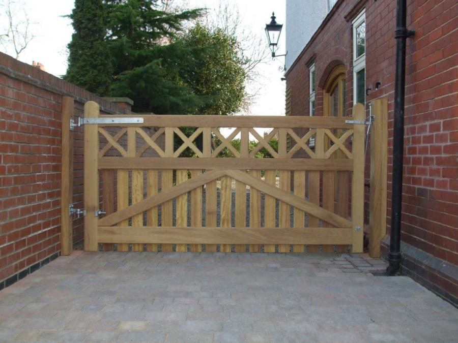 Country Style Gates - Products - Gates and fencing in York - Sandalwood ...