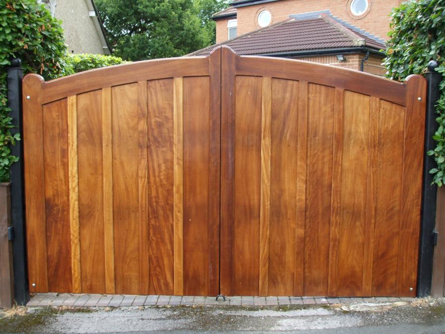 Arch Top Manor Hardwood - Products - Gates and fencing in York ...