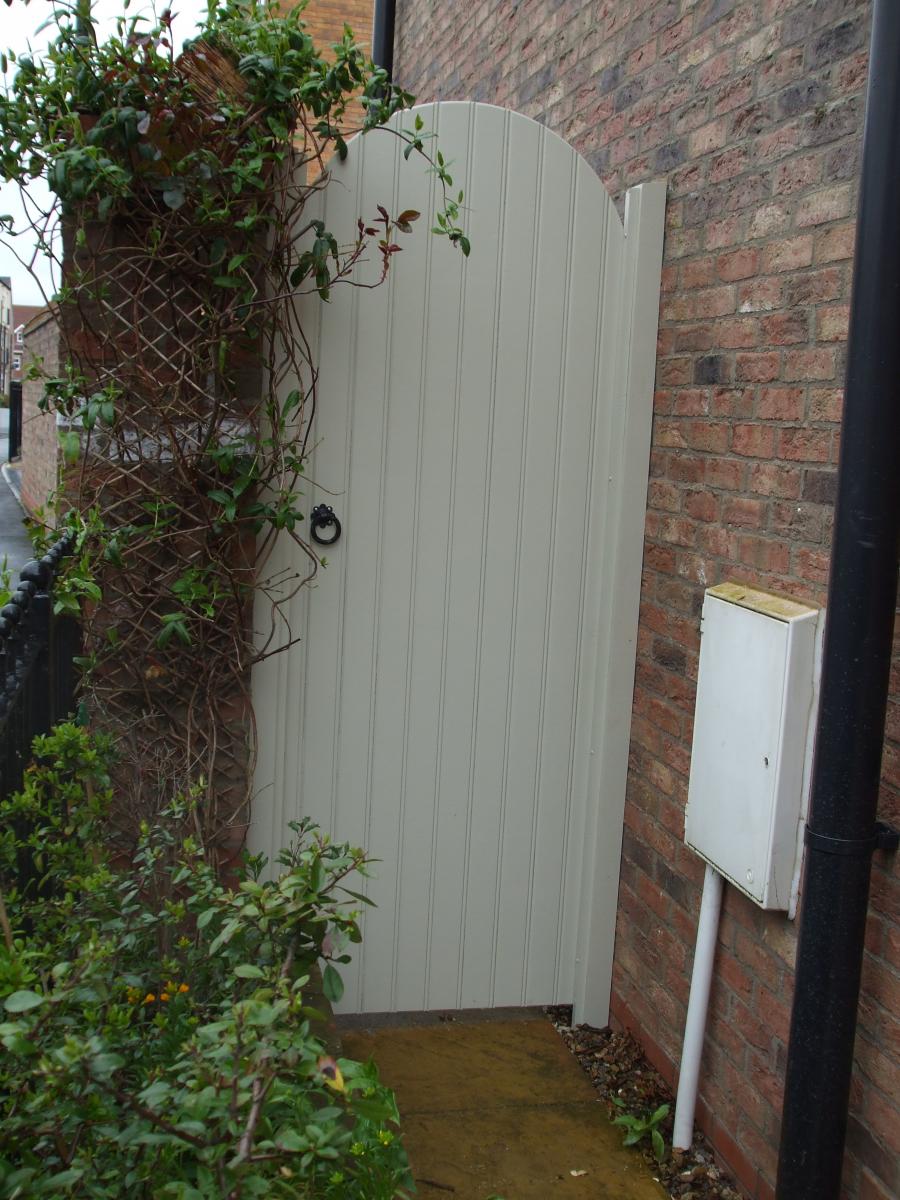 Arch Top Brace & Ledge Side Gates - Products - Gates and fencing in ...
