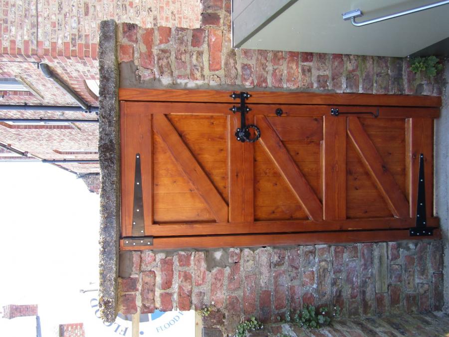 Straight Top Brace & Ledge Side Gates - Products - Gates and fencing in ...