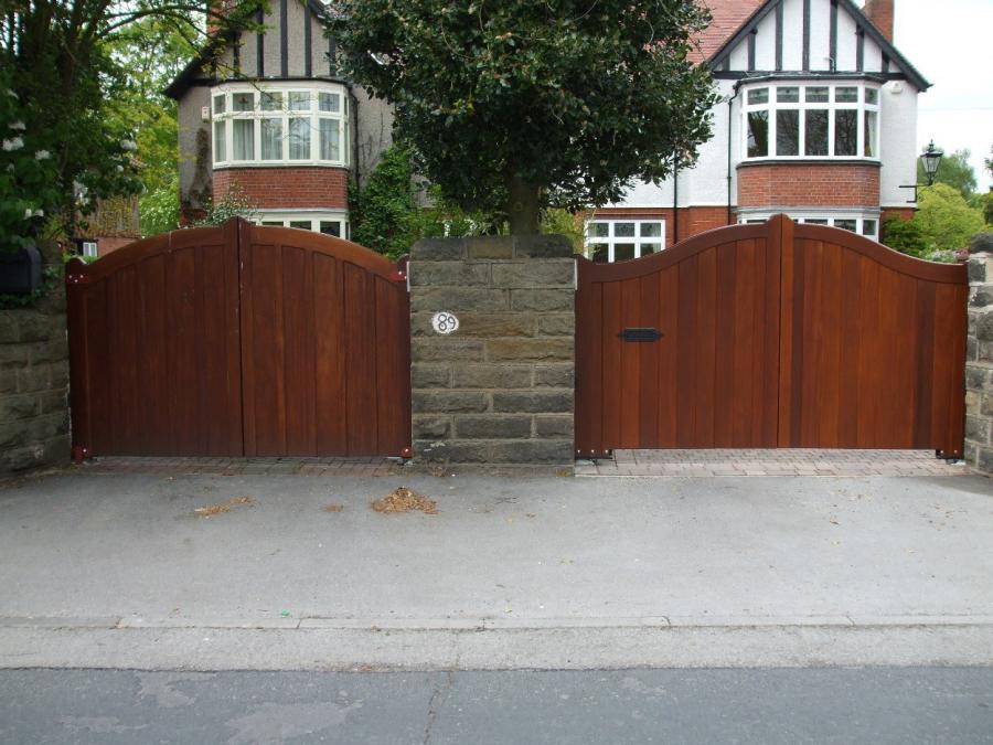 Arch Top Manor Hardwood - Products - Gates and fencing in York ...