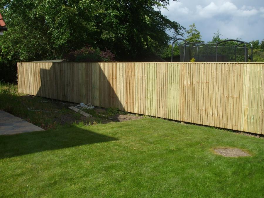 'On The Face' Featherboard Fencing - Products - Gates and fencing in ...